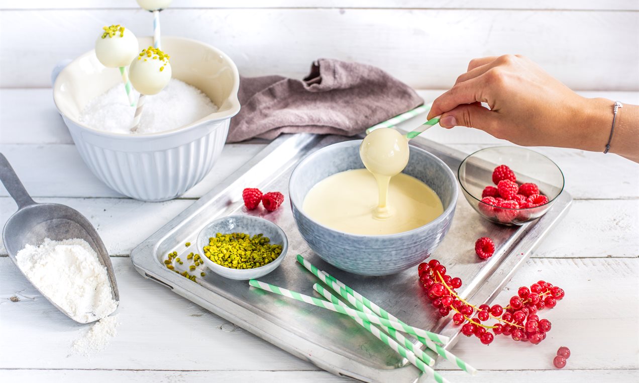 Hvid chokolade ganache med vanilje opskrift | Dr. Oetker